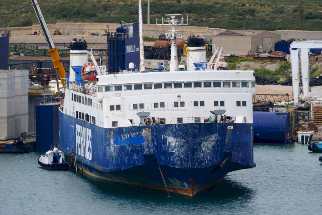 Παραμένει στη Σαλαμίνα το «ΑΓΙΑΣΟΥ» - Αρχιπέλαγος, Η 1η ναυτιλιακή πύλη ...