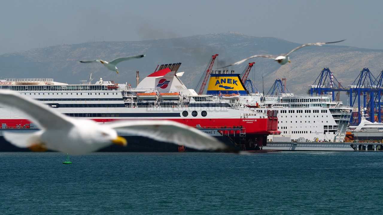 Ανέβηκε στη νέα πλωτή δεξαμενή «ΠΕΙΡΑΙΑΣ ΙΙΙ» σήμερα το «ΒΕΝΙΖΕΛΟΣ ...