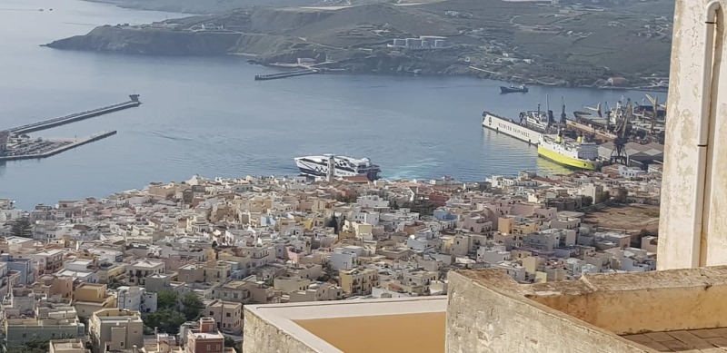 Πρώτη άφιξη του World Champion Jet στο λιμάνι της Σύρου - φωτο ...
