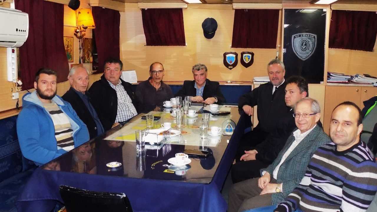 ΣΤΗ ΚΥΛΛΗΝΗ ΤΟ Υ/Γ ΣΤΡΑΒΩΝ ΤΟΥ ΠΟΛΕΜΙΚΟΥ ΝΑΥΤΙΚΟΥ - Αρχιπέλαγος, Η 1η ...